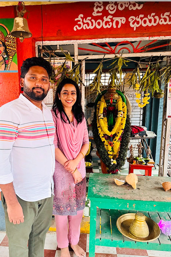 పూత రేకులు, కోనసీమ అందాలు.. అద్భుత జ్ఞాపకాలంటోన్న యాంకర్‌ వింధ్య విశాఖ (ఫోటోలు) | Anchor Vindhya ...